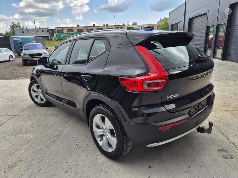 Черный Вольво XC40 2020 в Утена, объемом двигателя 1.97 л и пробегом 279 тыс. км за 13990 €, фото 5 на AUTOMOTO.COM.LV