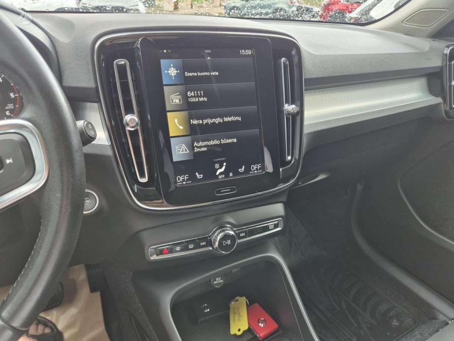 Черный Вольво XC40 2020 в Утена, объемом двигателя 1.97 л и пробегом 279 тыс. км за 13990 €, фото 13 на AUTOMOTO.COM.LV
