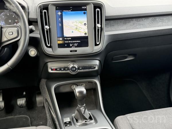 Melns Volvo XC40 2020 Rīga, ar dzinēja tilpumu 2.00 L un nobraukumu 198 tūkst. km par 16500 €, foto 8 vietnē AUTOMOTO.COM.LV