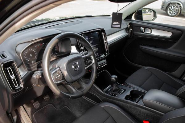 Melns Volvo XC40 2020 Kauņa, ar dzinēja tilpumu 1.50 L un nobraukumu 85 tūkst. km par 16300 €, foto 8 vietnē AUTOMOTO.COM.LV