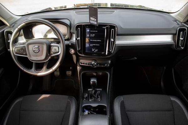 Melns Volvo XC40 2020 Kauņa, ar dzinēja tilpumu 1.50 L un nobraukumu 85 tūkst. km par 16300 €, foto 9 vietnē AUTOMOTO.COM.LV