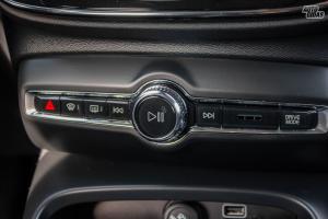 Черный Вольво XC40 2020 в Каунас, объемом двигателя 1.50 л и пробегом 85 тыс. км за 16300 €, фото 19 на AUTOMOTO.COM.LV
