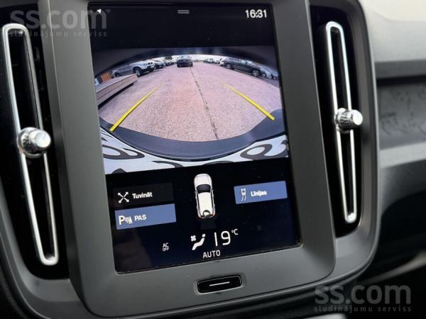 Black Volvo XC40 2020 in Riga, with an engine capacity of 2.00 L and mileage of 198 thousand km for 15990 €, photo 10 on AUTOMOTO.COM.LV