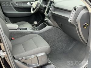 Black Volvo XC40 2020 in Riga, with an engine capacity of 2.00 L and mileage of 198 thousand km for 15990 €, photo 11 on AUTOMOTO.COM.LV