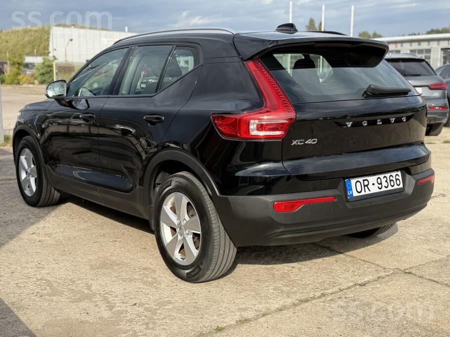 Black Volvo XC40 2020 in Riga, with an engine capacity of 2.00 L and mileage of 198 thousand km for 15990 €, photo 14 on AUTOMOTO.COM.LV