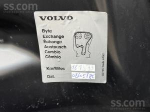 Black Volvo XC40 2020 in Riga, with an engine capacity of 2.00 L and mileage of 198 thousand km for 15990 €, photo 16 on AUTOMOTO.COM.LV