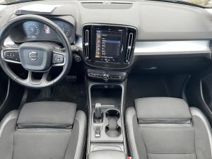 Melns Volvo XC40 2020 Viļņa, ar dzinēja tilpumu 2.00 L un nobraukumu 300 tūkst. km par 12500 €, foto 6 vietnē AUTOMOTO.COM.LV