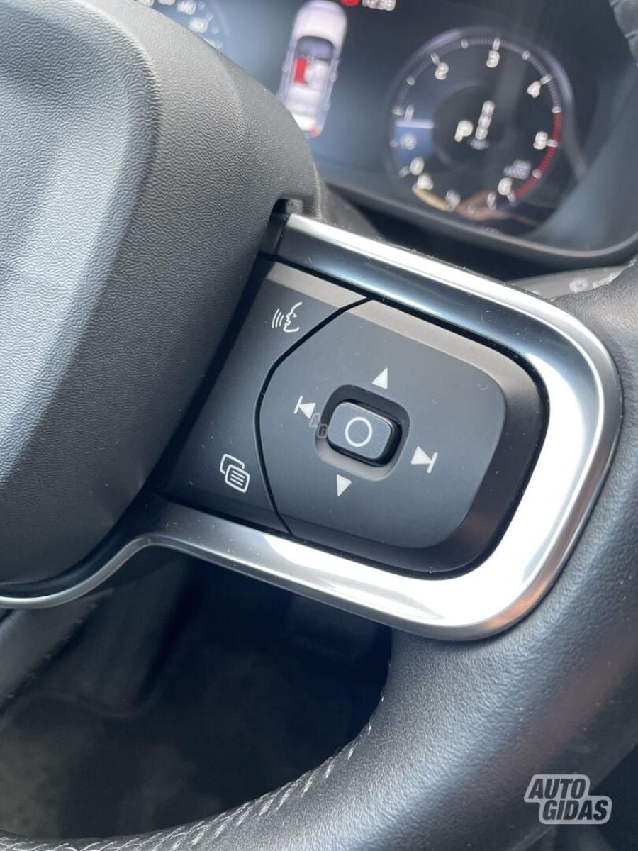 Melns Volvo XC40 2020 Viļņa, ar dzinēja tilpumu 2.00 L un nobraukumu 300 tūkst. km par 12500 €, foto 14 vietnē AUTOMOTO.COM.LV
