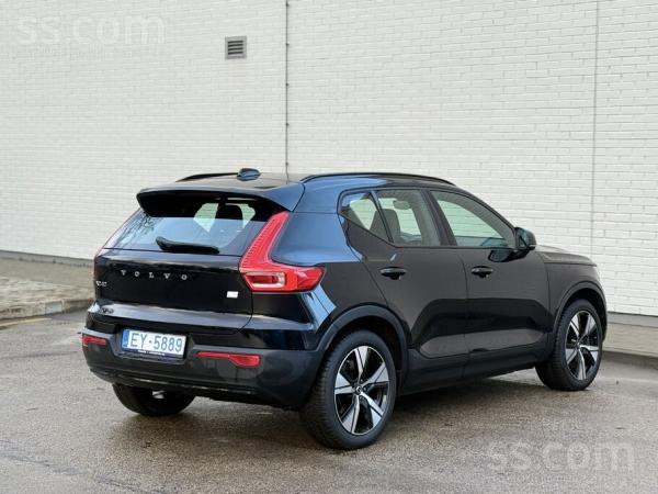 Melns Volvo XC40 2021 Rīga, ar dzinēja tilpumu 0.00 L un nobraukumu 112 tūkst. km par 25900 €, foto 4 vietnē AUTOMOTO.COM.LV