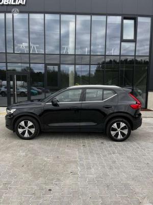 Black Volvo XC40 2021 in Vilnius, with an engine capacity of 1.48 L and mileage of 116 thousand km for 20700 €, photo 4 on AUTOMOTO.COM.LV