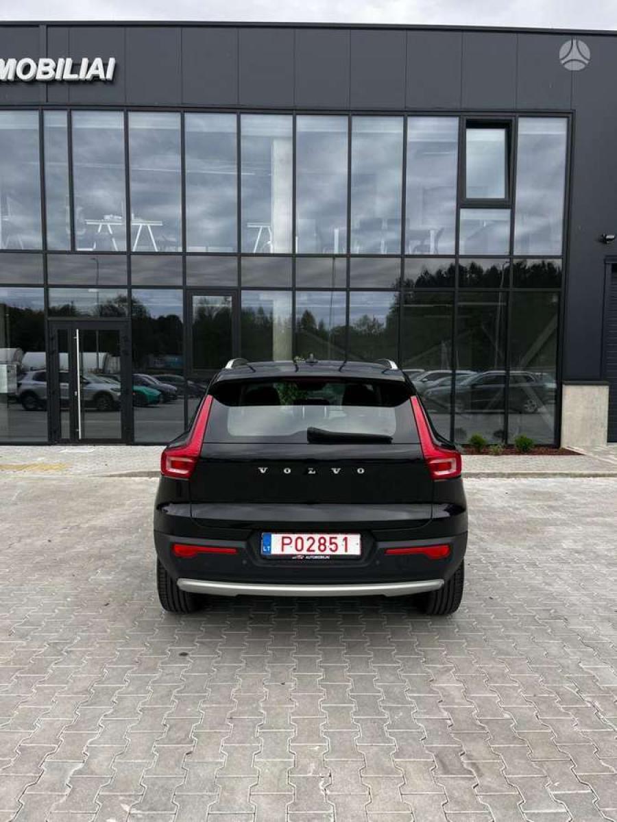 Black Volvo XC40 2021 in Vilnius, with an engine capacity of 1.48 L and mileage of 116 thousand km for 20700 €, photo 6 on AUTOMOTO.COM.LV