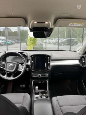 Black Volvo XC40 2021 in Vilnius, with an engine capacity of 1.48 L and mileage of 116 thousand km for 20700 €, photo 7 on AUTOMOTO.COM.LV