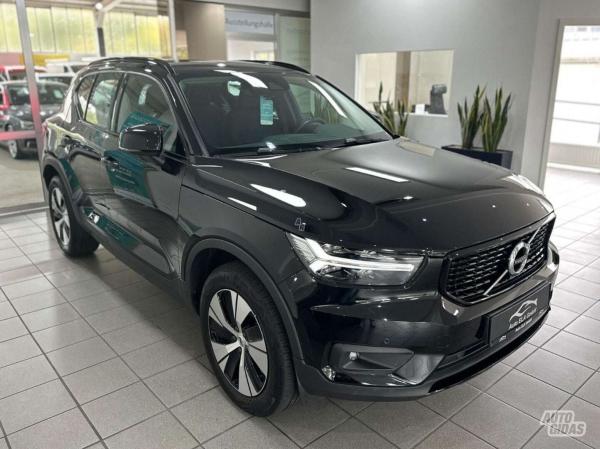 Black Volvo XC40 2021 in Kaunas, with an engine capacity of 1.50 L and mileage of 22 thousand km for 33209 €, photo 7 on AUTOMOTO.COM.LV
