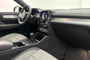 Black Volvo XC40 2021 in Kaunas, with an engine capacity of 0.00 L and mileage of 92 thousand km for 27000 €, photo 18 on AUTOMOTO.COM.LV