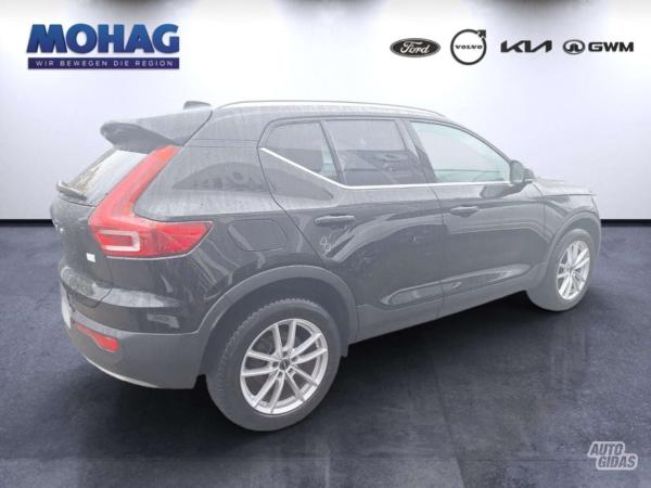 Melns Volvo XC40 2021 Kauņa, ar dzinēja tilpumu 1.50 L un nobraukumu 42 tūkst. km par 31928 €, foto 3 vietnē AUTOMOTO.COM.LV