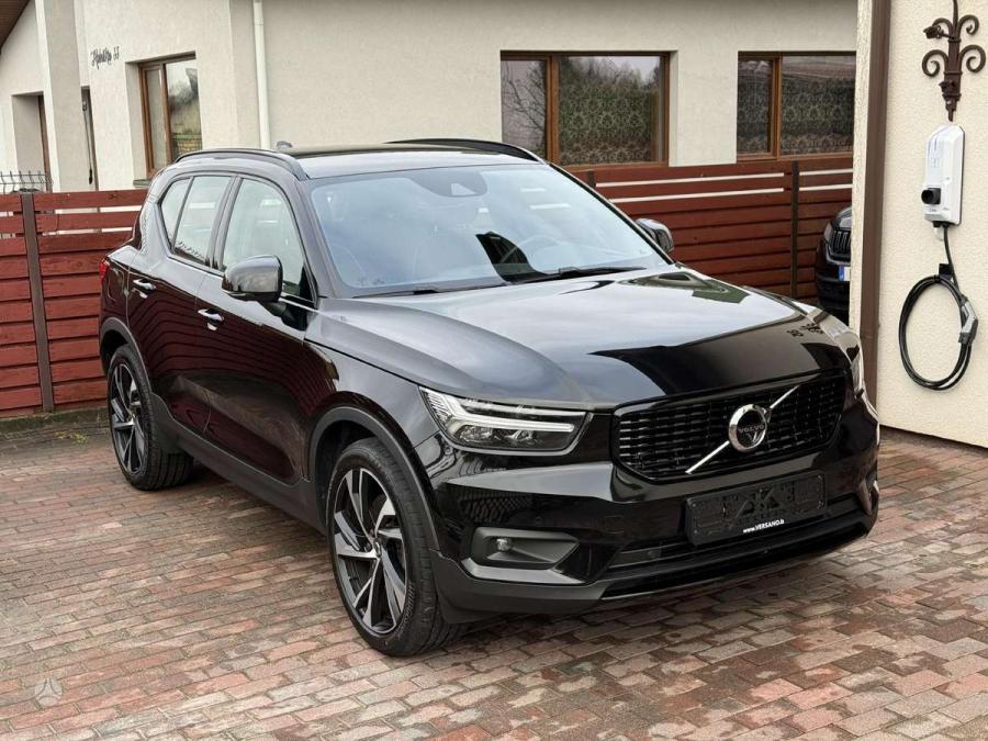 Melns Volvo XC40 2021 Šauļi, ar dzinēja tilpumu 1.48 L un nobraukumu 173 tūkst. km par 22690 €, foto 3 vietnē AUTOMOTO.COM.LV