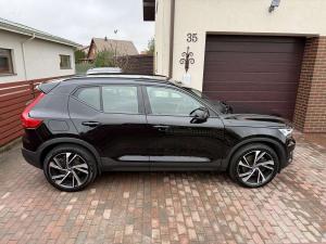 Melns Volvo XC40 2021 Šauļi, ar dzinēja tilpumu 1.48 L un nobraukumu 173 tūkst. km par 22690 €, foto 4 vietnē AUTOMOTO.COM.LV
