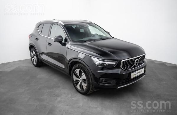 Black Volvo XC40 2021 in Tallinn, with an engine capacity of 1.50 L and mileage of 51 thousand km for 27999 €, photo 3 on AUTOMOTO.COM.LV