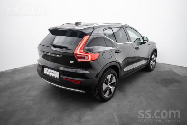 Black Volvo XC40 2021 in Tallinn, with an engine capacity of 1.50 L and mileage of 51 thousand km for 27999 €, photo 4 on AUTOMOTO.COM.LV