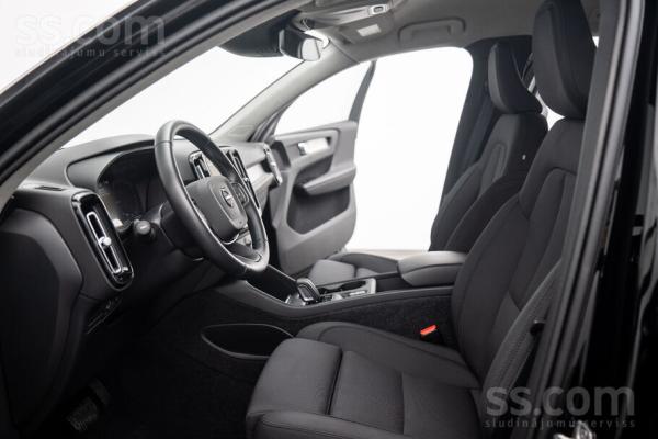 Black Volvo XC40 2021 in Tallinn, with an engine capacity of 1.50 L and mileage of 51 thousand km for 27999 €, photo 8 on AUTOMOTO.COM.LV