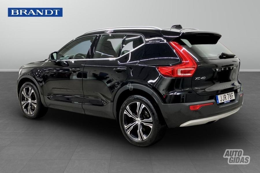 Melns Volvo XC40 2021 Kauņa, ar dzinēja tilpumu 0.00 L un nobraukumu 98 tūkst. km par 34413 €, foto 2 vietnē AUTOMOTO.COM.LV