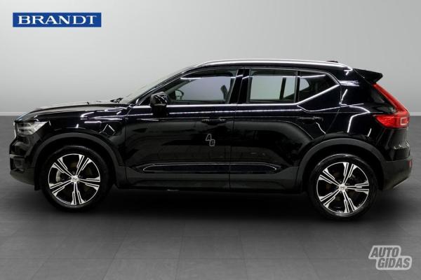 Black Volvo XC40 2021 in Kaunas, with an engine capacity of 0.00 L and mileage of 98 thousand km for 34413 €, photo 3 on AUTOMOTO.COM.LV
