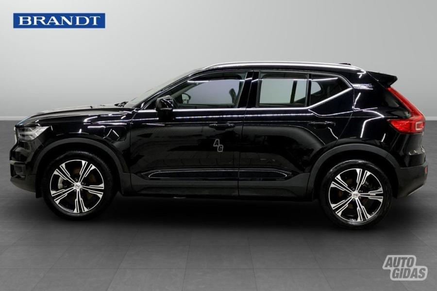 Melns Volvo XC40 2021 Kauņa, ar dzinēja tilpumu 0.00 L un nobraukumu 98 tūkst. km par 34413 €, foto 3 vietnē AUTOMOTO.COM.LV