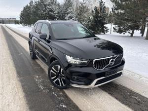 Melns Volvo XC40 2021 Panevēža, ar dzinēja tilpumu 1.97 L un nobraukumu 151 tūkst. km par 22500 €, foto 2 vietnē AUTOMOTO.COM.LV