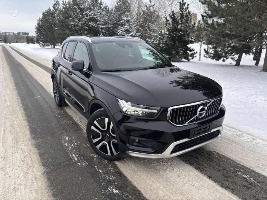 Melns Volvo XC40 2021 Panevēža, ar dzinēja tilpumu 1.97 L un nobraukumu 151 tūkst. km par 22500 €, foto 2 vietnē AUTOMOTO.COM.LV