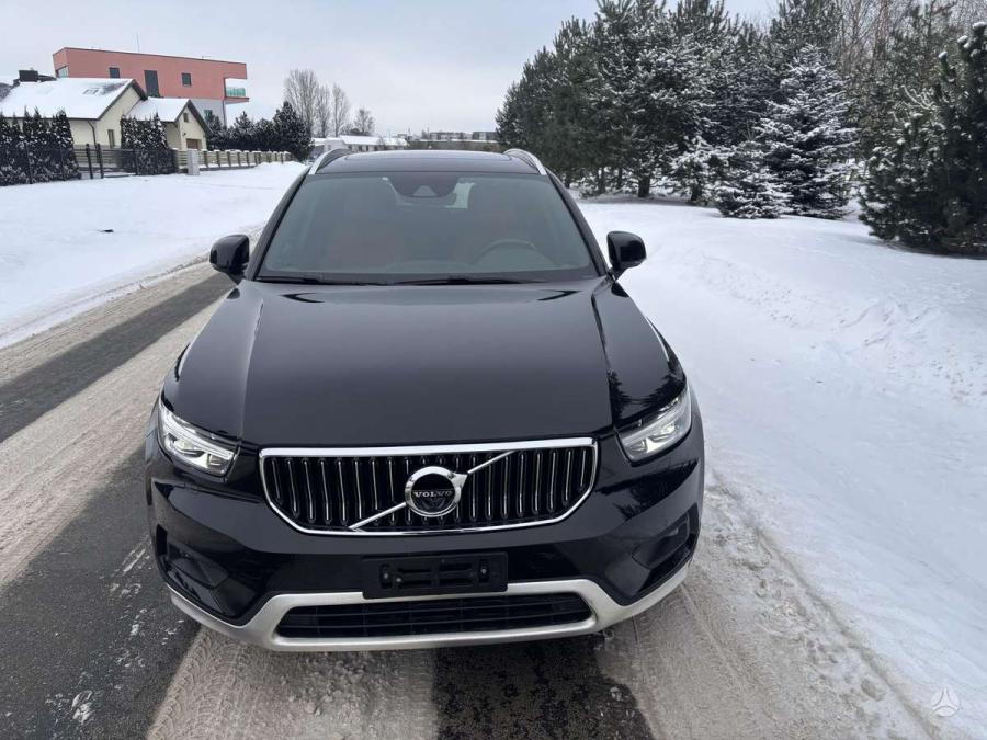 Melns Volvo XC40 2021 Panevēža, ar dzinēja tilpumu 1.97 L un nobraukumu 151 tūkst. km par 22500 €, foto 3 vietnē AUTOMOTO.COM.LV