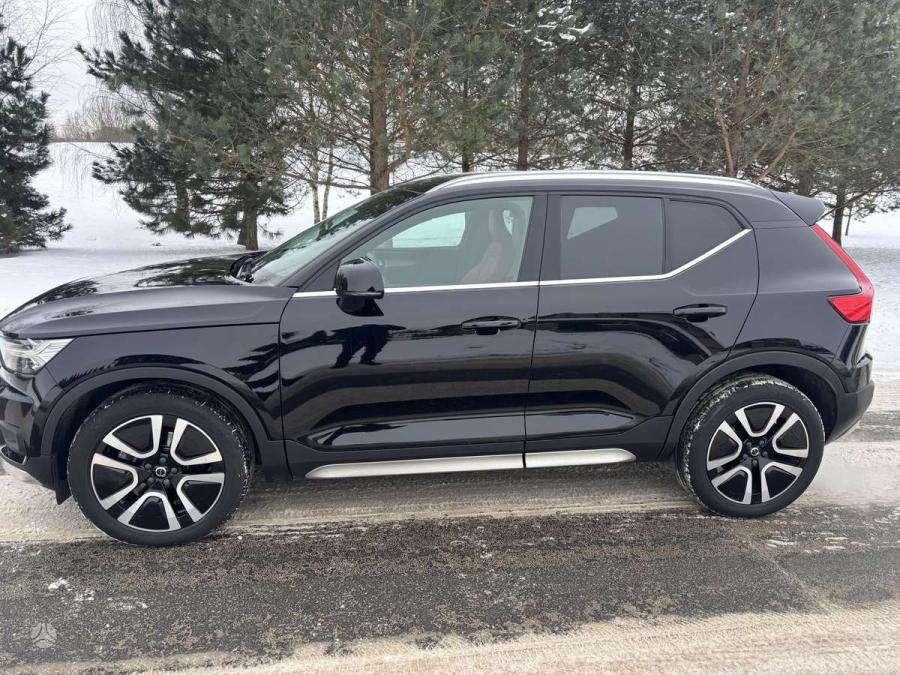 Melns Volvo XC40 2021 Panevēža, ar dzinēja tilpumu 1.97 L un nobraukumu 151 tūkst. km par 22500 €, foto 5 vietnē AUTOMOTO.COM.LV