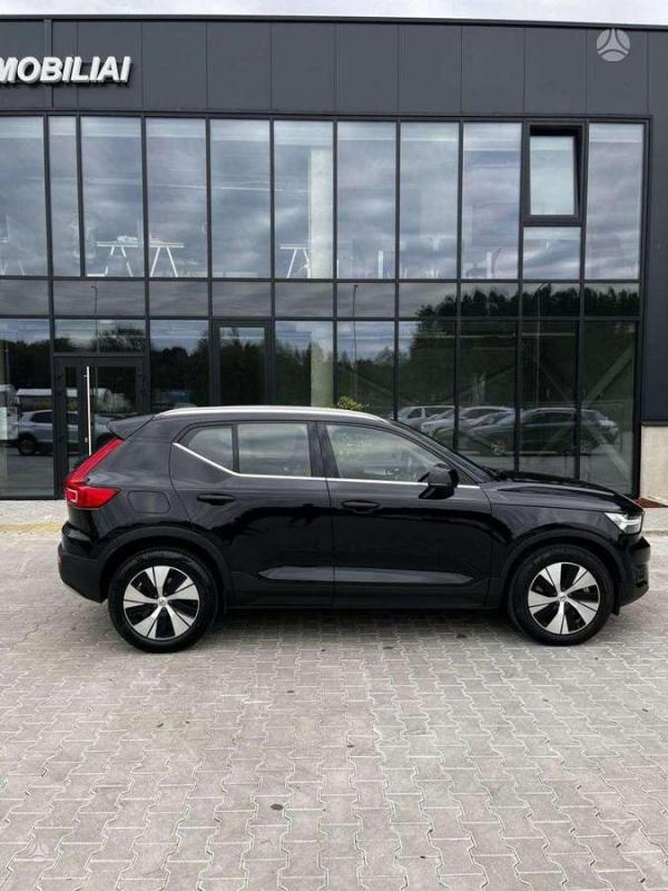 Melns Volvo XC40 2021 Viļņa, ar dzinēja tilpumu 1.48 L un nobraukumu 116 tūkst. km par 20599 €, foto 2 vietnē AUTOMOTO.COM.LV