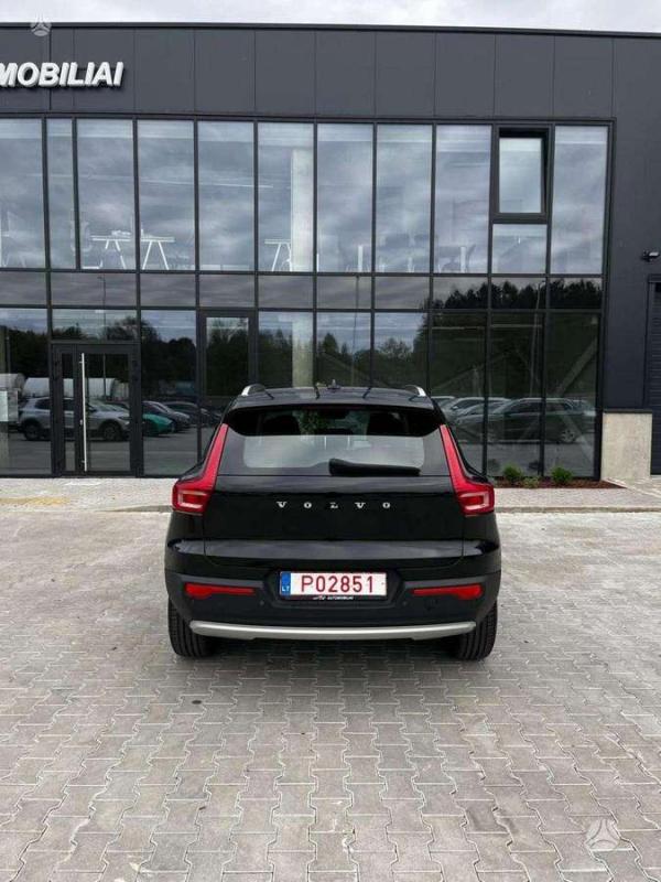 Melns Volvo XC40 2021 Viļņa, ar dzinēja tilpumu 1.48 L un nobraukumu 116 tūkst. km par 20599 €, foto 5 vietnē AUTOMOTO.COM.LV