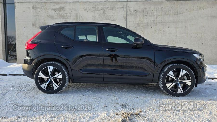 Melns Volvo XC40 2021 Viljandi, ar dzinēja tilpumu 0.00 L un nobraukumu 105 tūkst. km par 26500 €, foto 5 vietnē AUTOMOTO.COM.LV