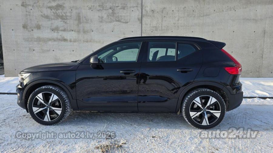Melns Volvo XC40 2021 Viljandi, ar dzinēja tilpumu 0.00 L un nobraukumu 105 tūkst. km par 26500 €, foto 6 vietnē AUTOMOTO.COM.LV