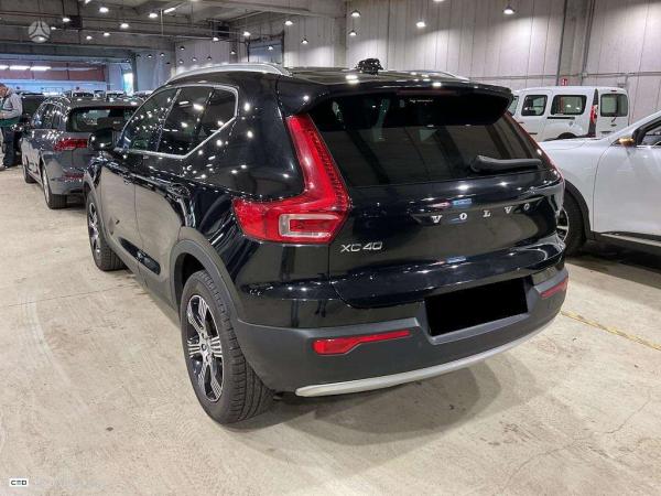 Black Volvo XC40 2021 in Vilnius, with an engine capacity of 1.48 L and mileage of 182 thousand km for 22627 €, photo 3 on AUTOMOTO.COM.LV