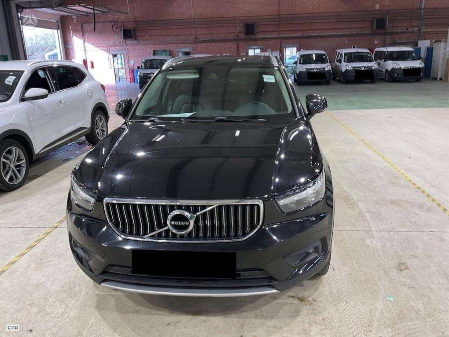 Melns Volvo XC40 2021 Viļņa, ar dzinēja tilpumu 1.48 L un nobraukumu 182 tūkst. km par 22627 €, foto 4 vietnē AUTOMOTO.COM.LV
