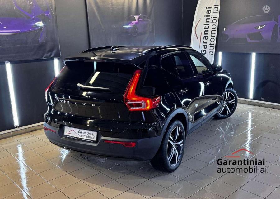 Melns Volvo XC40 2021 Viļņa, ar dzinēja tilpumu 1.48 L un nobraukumu 172 tūkst. km par 21500 €, foto 2 vietnē AUTOMOTO.COM.LV