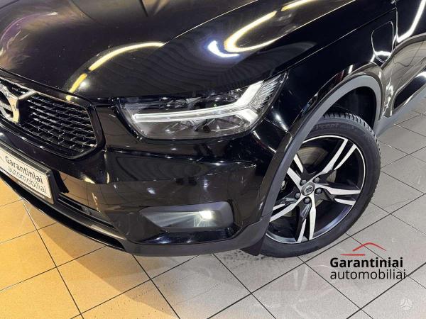 Black Volvo XC40 2021 in Vilnius, with an engine capacity of 1.48 L and mileage of 172 thousand km for 21500 €, photo 3 on AUTOMOTO.COM.LV