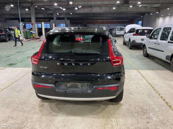 Melns Volvo XC40 2021 Viļņa, ar dzinēja tilpumu 1.48 L un nobraukumu 149 tūkst. km par 24442 €, foto 5 vietnē AUTOMOTO.COM.LV
