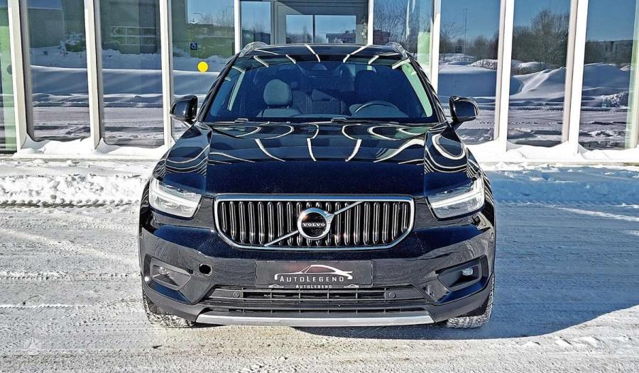 Black Volvo XC40 2021 in Vilnius, with an engine capacity of 1.48 L and mileage of 138 thousand km for 18990 €, photo 2 on AUTOMOTO.COM.LV