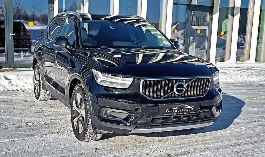 Black Volvo XC40 2021 in Vilnius, with an engine capacity of 1.48 L and mileage of 138 thousand km for 18990 €, photo 3 on AUTOMOTO.COM.LV