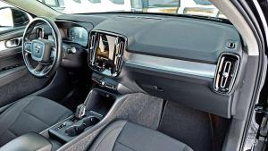 Black Volvo XC40 2021 in Vilnius, with an engine capacity of 1.48 L and mileage of 138 thousand km for 18990 €, photo 35 on AUTOMOTO.COM.LV