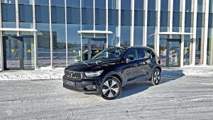 Black Volvo XC40 2021 in Vilnius, with an engine capacity of 1.48 L and mileage of 138 thousand km for 18990 €, photo 38 on AUTOMOTO.COM.LV