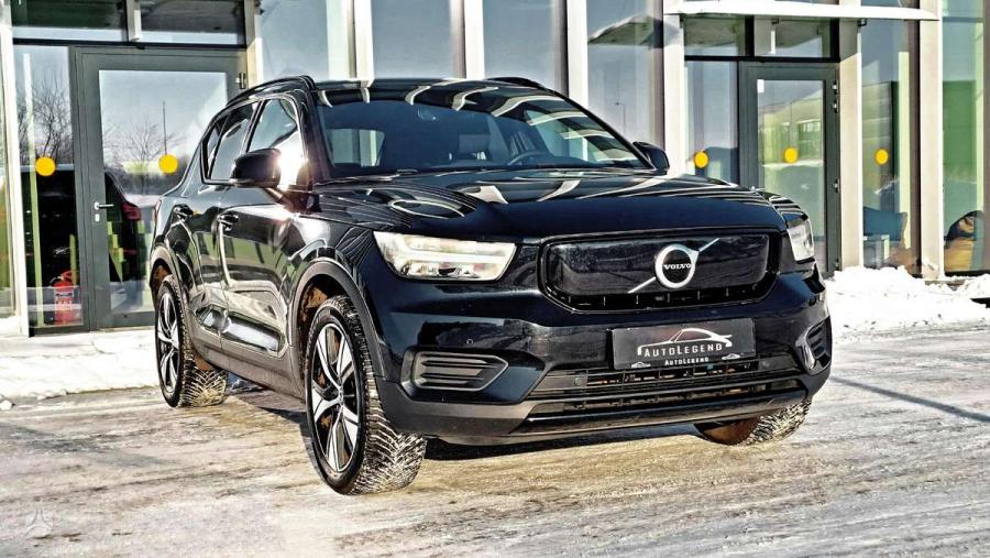 Black Volvo XC40 2021 in Vilnius, with an engine capacity of 0.00 L and mileage of 153 thousand km for 20990 €, photo 1 on AUTOMOTO.COM.LV