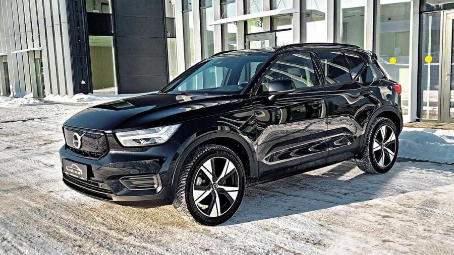Black Volvo XC40 2021 in Vilnius, with an engine capacity of 0.00 L and mileage of 153 thousand km for 20990 €, photo 9 on AUTOMOTO.COM.LV