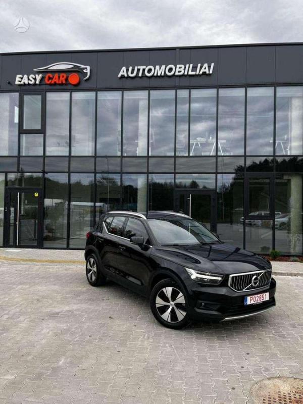 Black Volvo XC40 2021 in Vilnius, with an engine capacity of 1.48 L and mileage of 116 thousand km for 20300 €, photo 1 on AUTOMOTO.COM.LV