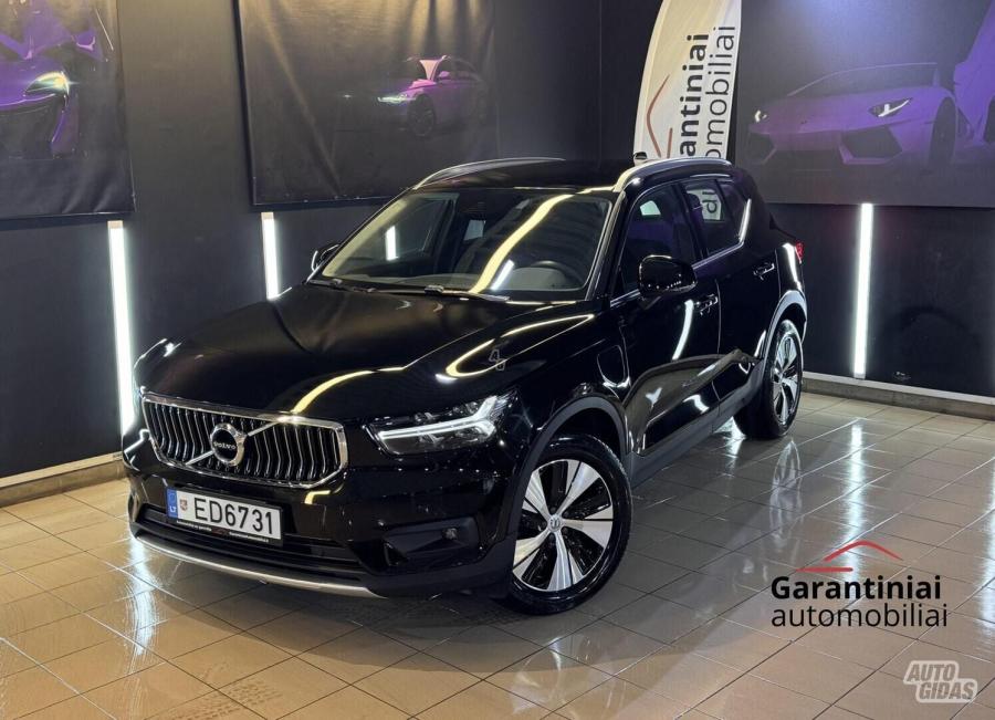 Black Volvo XC40 2021 in Avizieniai, with an engine capacity of 1.50 L and mileage of 64 thousand km for 21500 €, photo 1 on AUTOMOTO.COM.LV