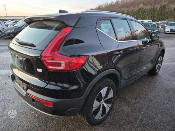 Black Volvo XC40 2021 in Kaunas, with an engine capacity of 1.48 L and mileage of 84 thousand km for 15300 €, photo 3 on AUTOMOTO.COM.LV