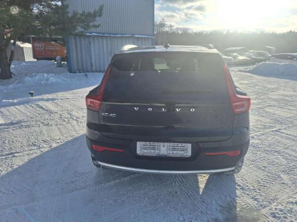 Black Volvo XC40 2021 in Kaunas, with an engine capacity of 1.48 L and mileage of 73 thousand km for 9900 €, photo 5 on AUTOMOTO.COM.LV